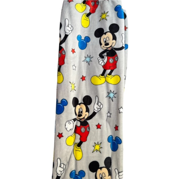 Disney | Bedding | Disney Mickey Mouse Plush Throw | Poshmark